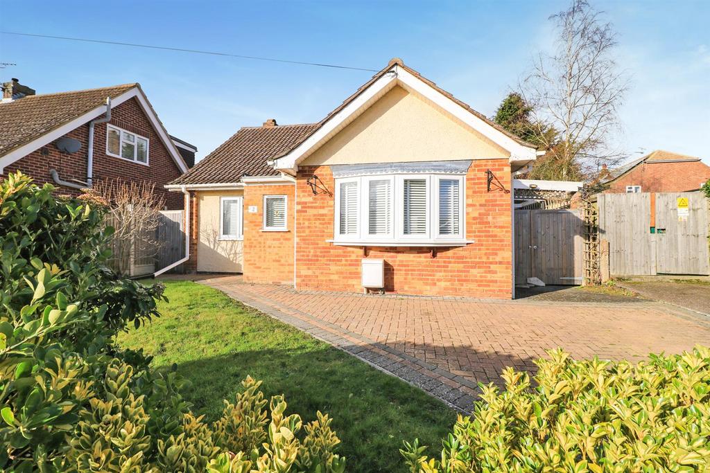 Haselfoot Road, Boreham 2 bed detached bungalow for sale - £475,000