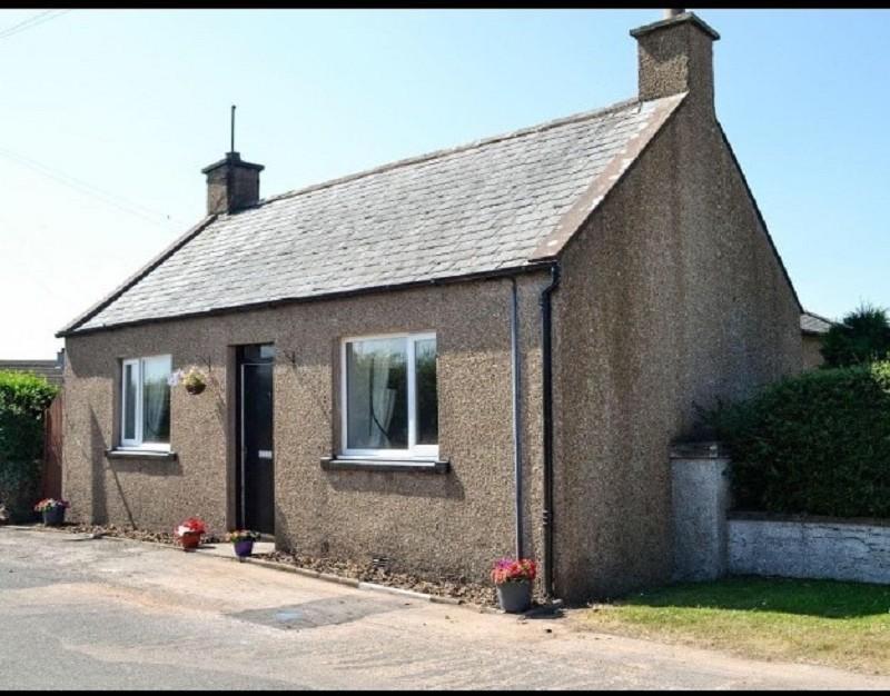 1 Boreland Cottage, Kelton... 2 bed detached house - £600 pcm (£138 pw)