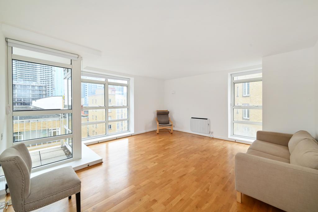 Anchorage Point, London E14 2 bed flat - £575,000