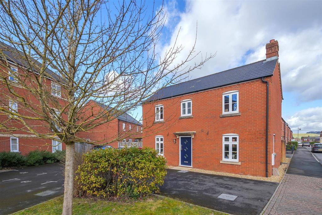 Keepers Road, Devizes 3 bed detached house for sale - £310,000