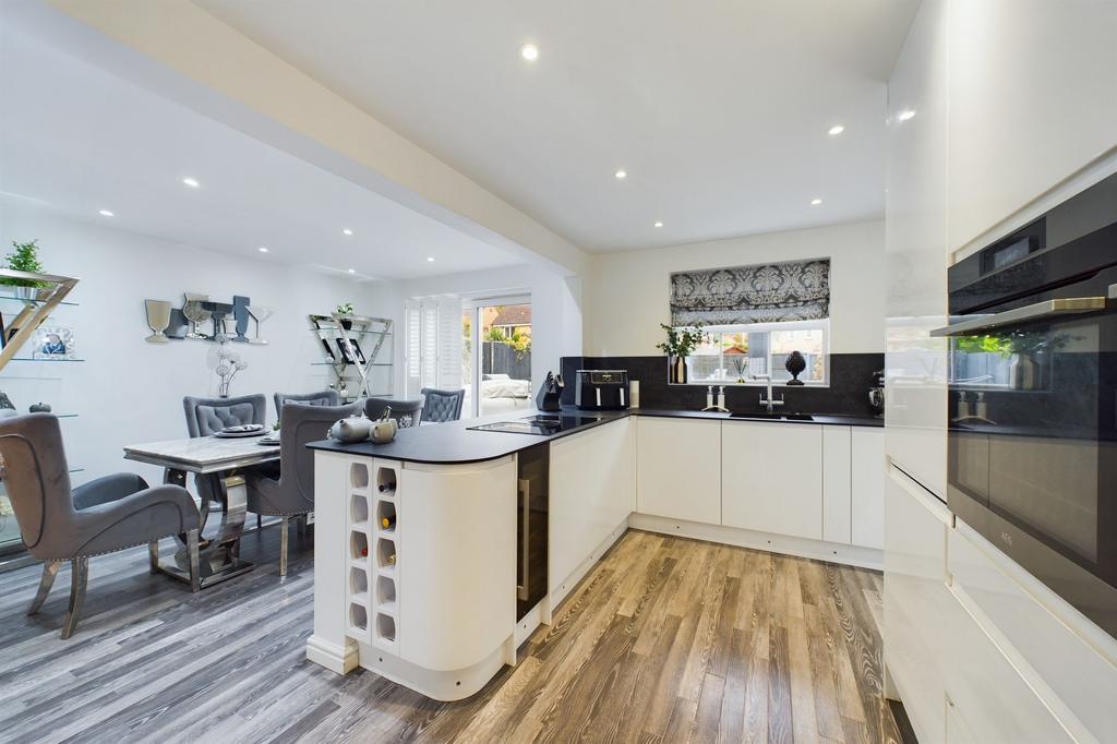 Mallow Road, Thetford, IP24 4 bed detached house for sale - £375,000