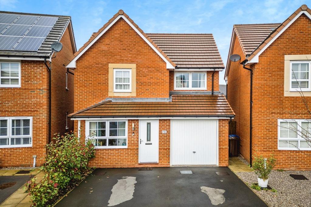 Barlby YO8 3 bed detached house - £300,000