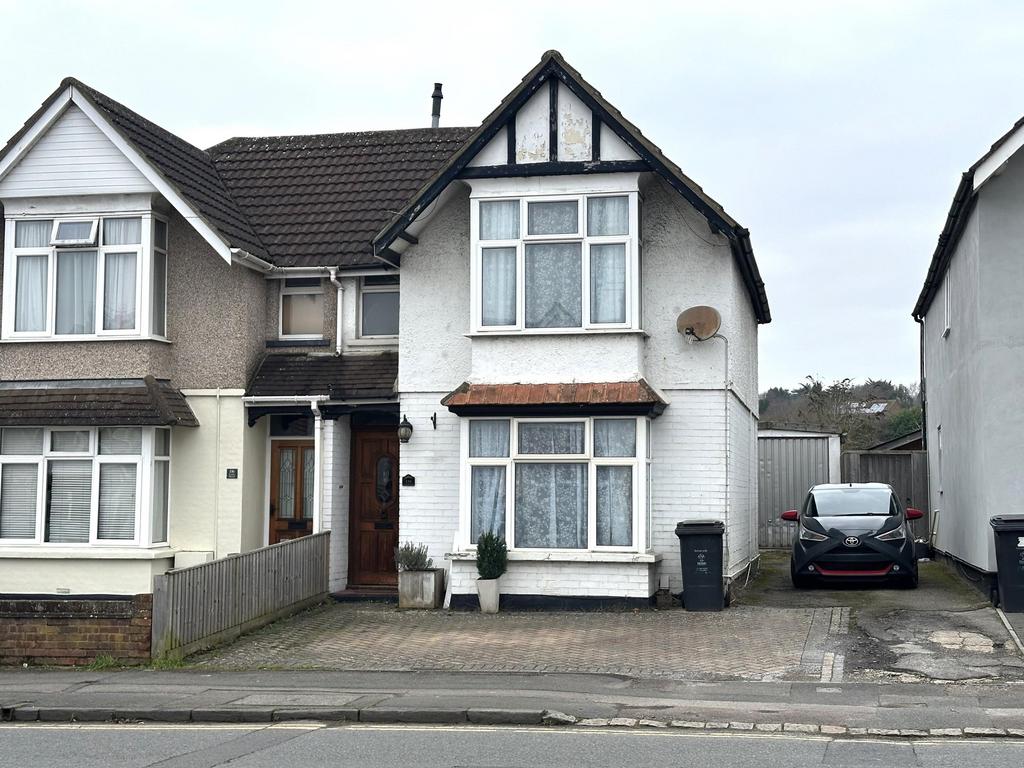 Croft Road, Swindon, SN1 3 bed semi-detached house - £315,000