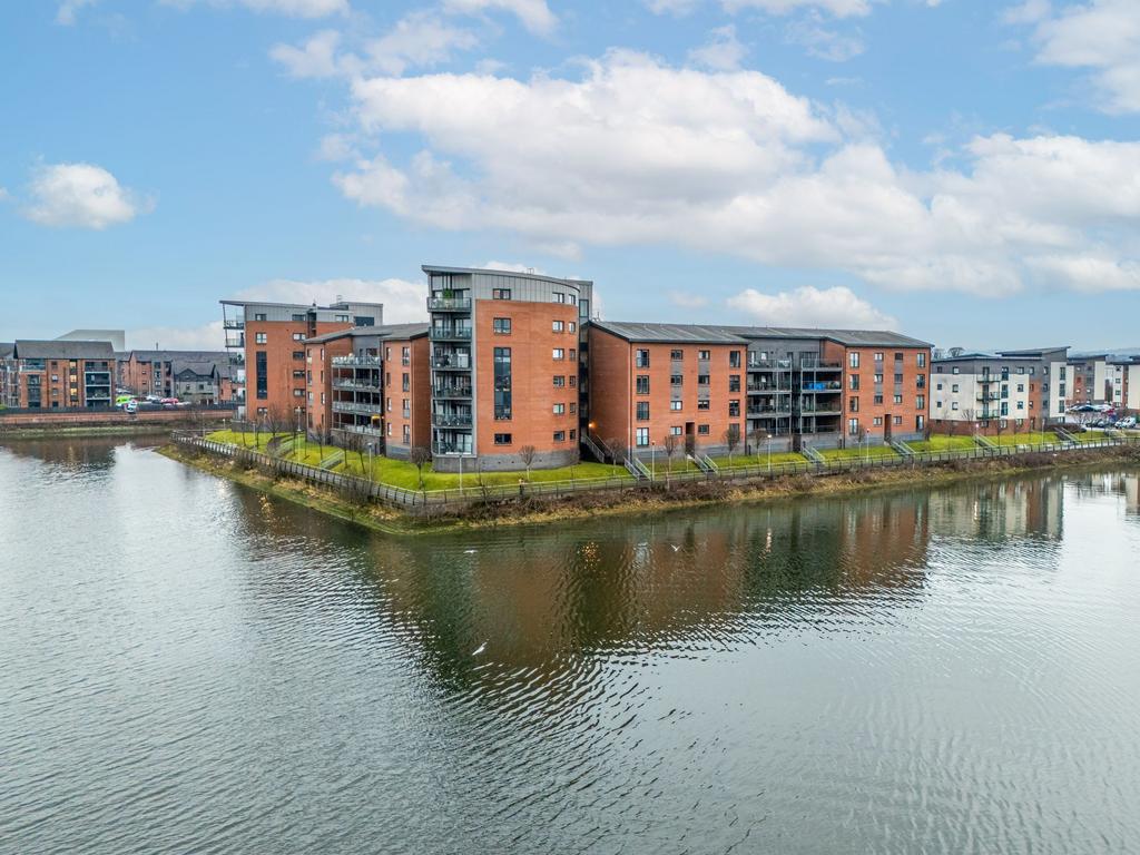 Cardon Square, Flat 3/3, PA4 3 bed flat - £190,000