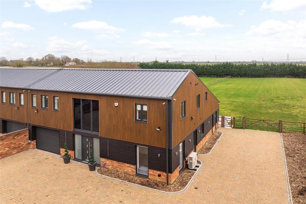 Gypsy Lane, Upper Staploe, St. Neots... 4 bed barn conversion for sale ...
