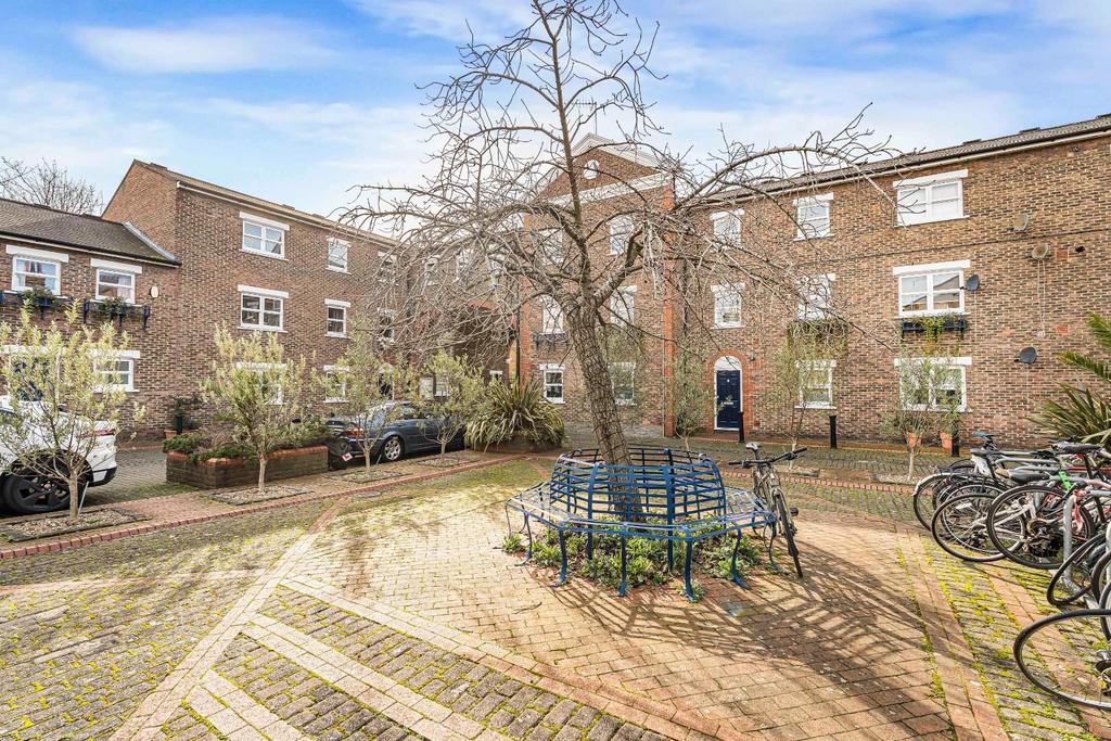 Langton Road SW9 1 bed apartment - £1,700 pcm (£392 pw)