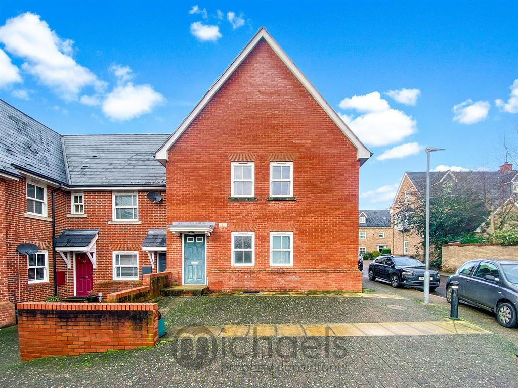 Rouse Way, Colchester, CO1 2TT 3 bed maisonette - £1,300 pcm (£300 pw)