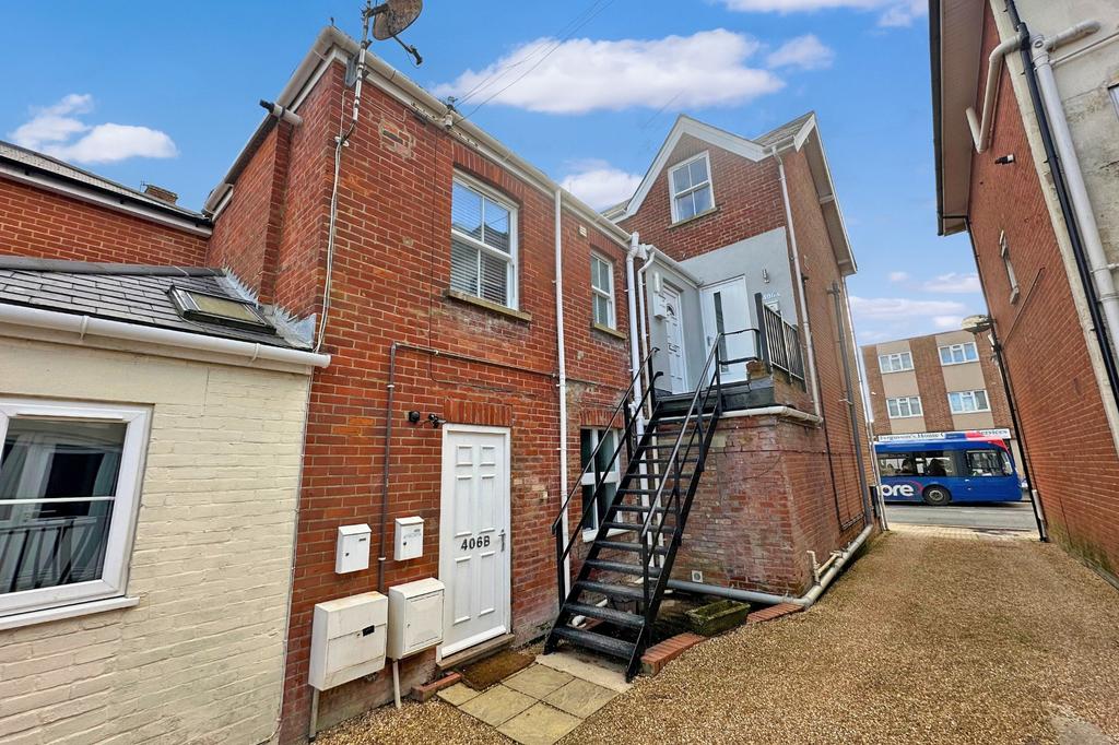 Lymington Road, Highcliffe, Dorset.... Office to rent - £433 pcm (£100 pw)