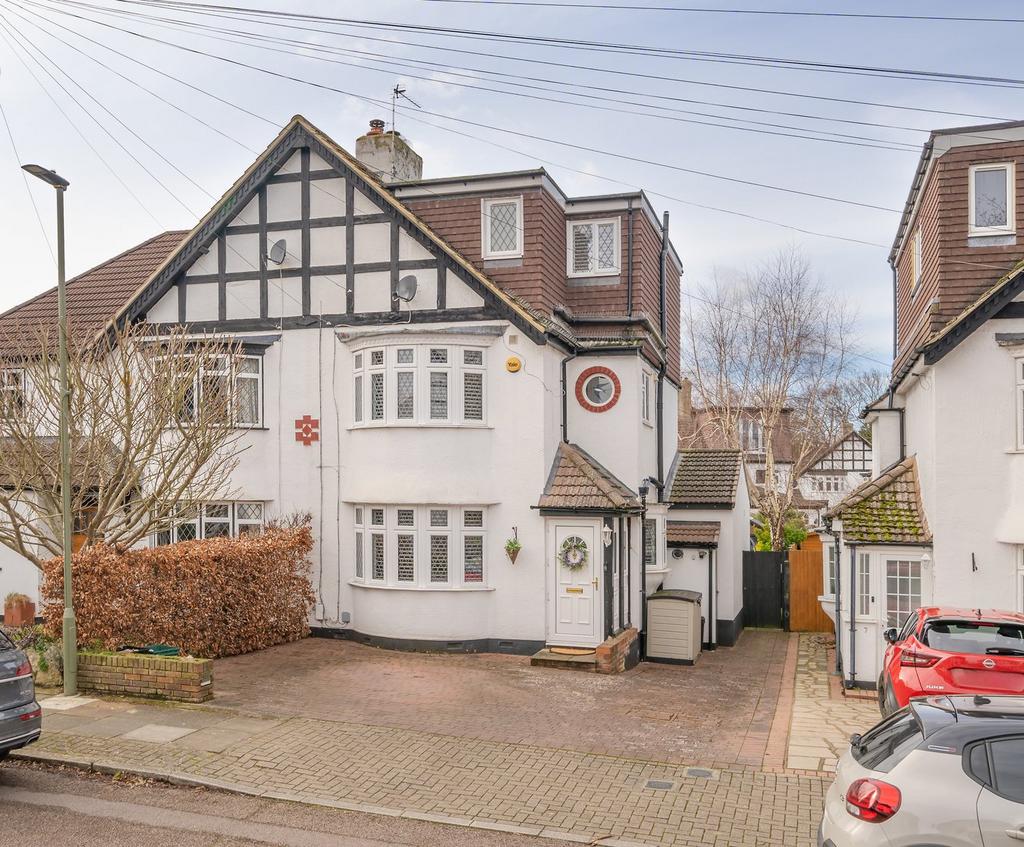 Glebe House Drive, Hayes, Bromley, BR2 4 bed semi-detached house for ...