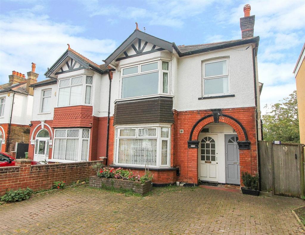 Thicket Road, Sutton SM1 2 bed maisonette - £260,000