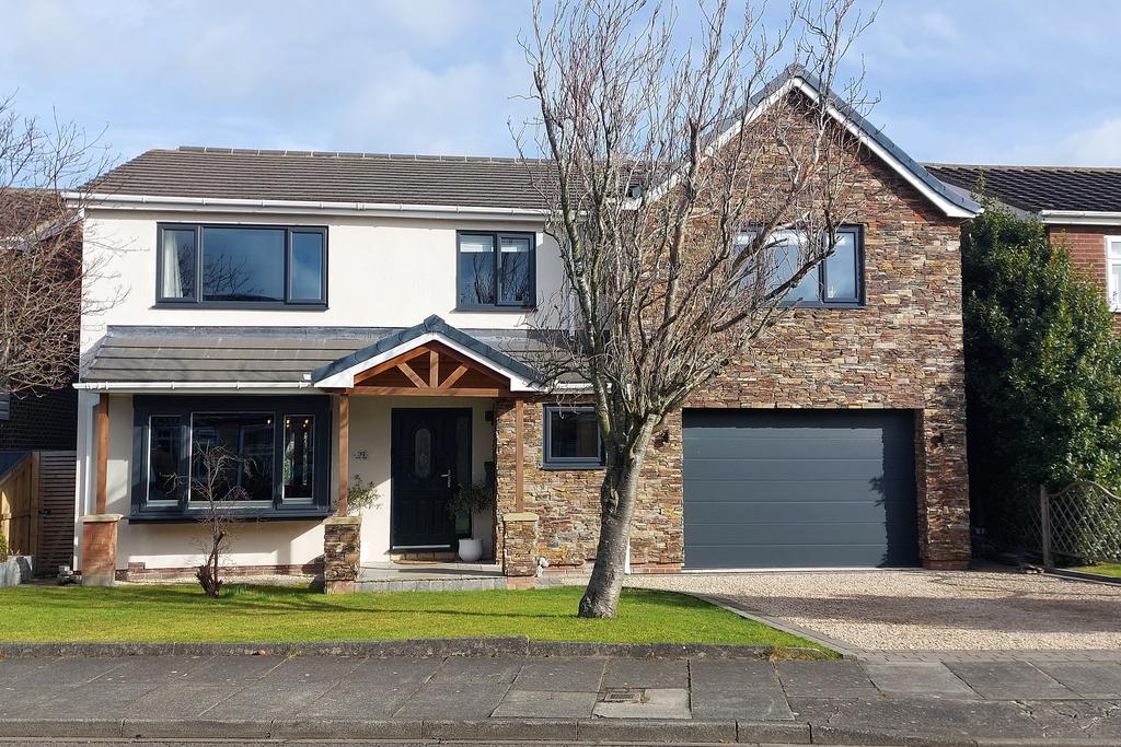 Hillsden Road, Beaumont Park, Whitley... 5 bed detached house - £775,000