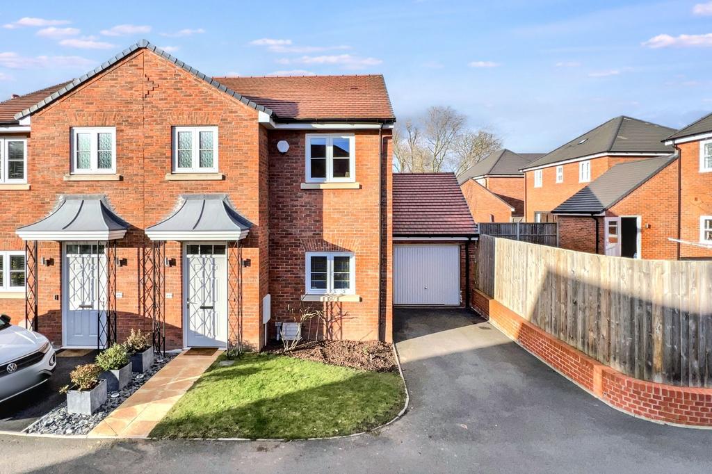 Anvil Close, Wolverhampton WV7 3 bed semi-detached house for sale - £ ...