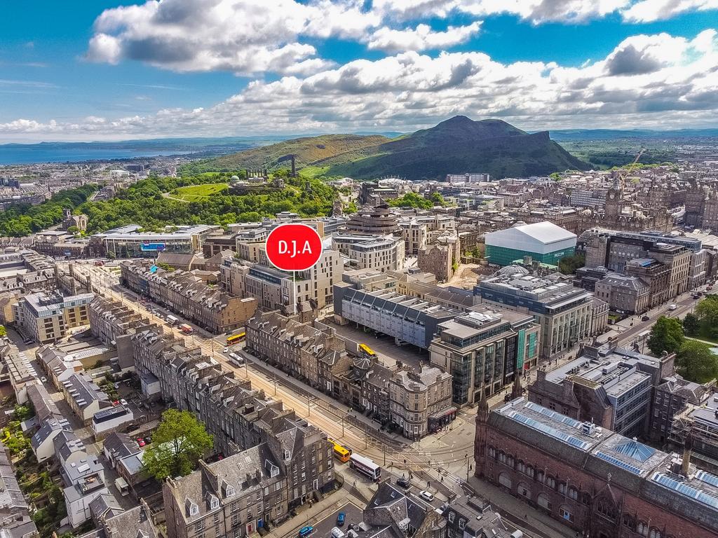 32/6 (3F2) Elder Street, New Town... 2 bed flat - £350,000