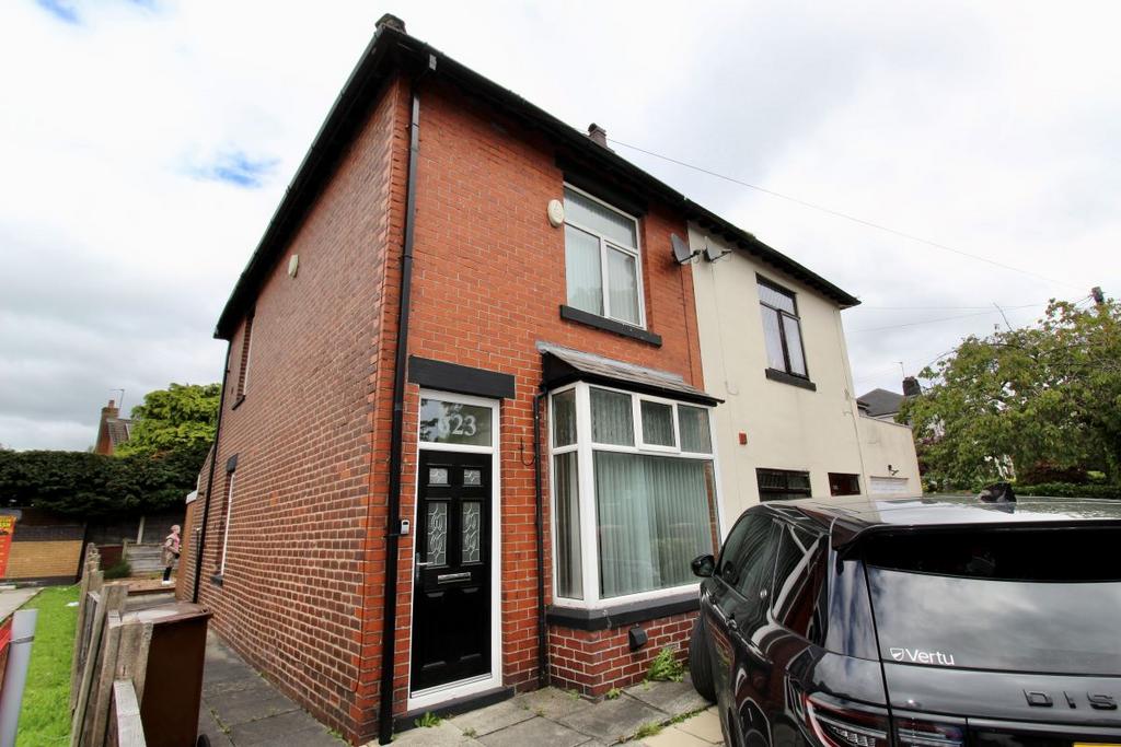 Rochdale Old Road, Bury BL9 2 bed semi-detached house - £200,000