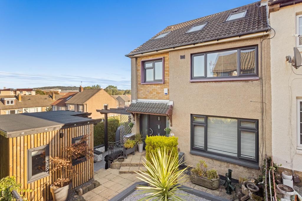 6 Redhall Avenue, Edinburgh, EH14 2HP 4 bed semi-detached house - £375,000