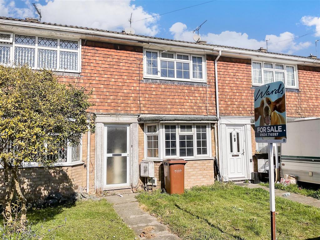 St. Paul's Close, Rochester, Kent 2 bed terraced house - £220,000