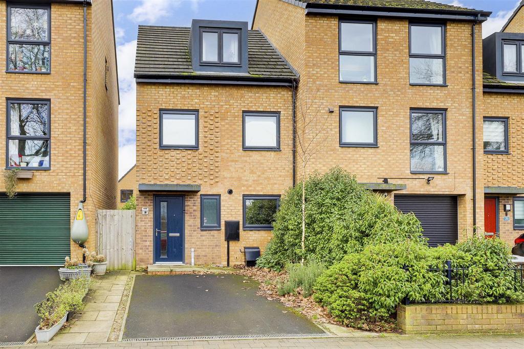 Arkwright Walk, The Meadows NG2 3 bed end of terrace house for sale - £ ...