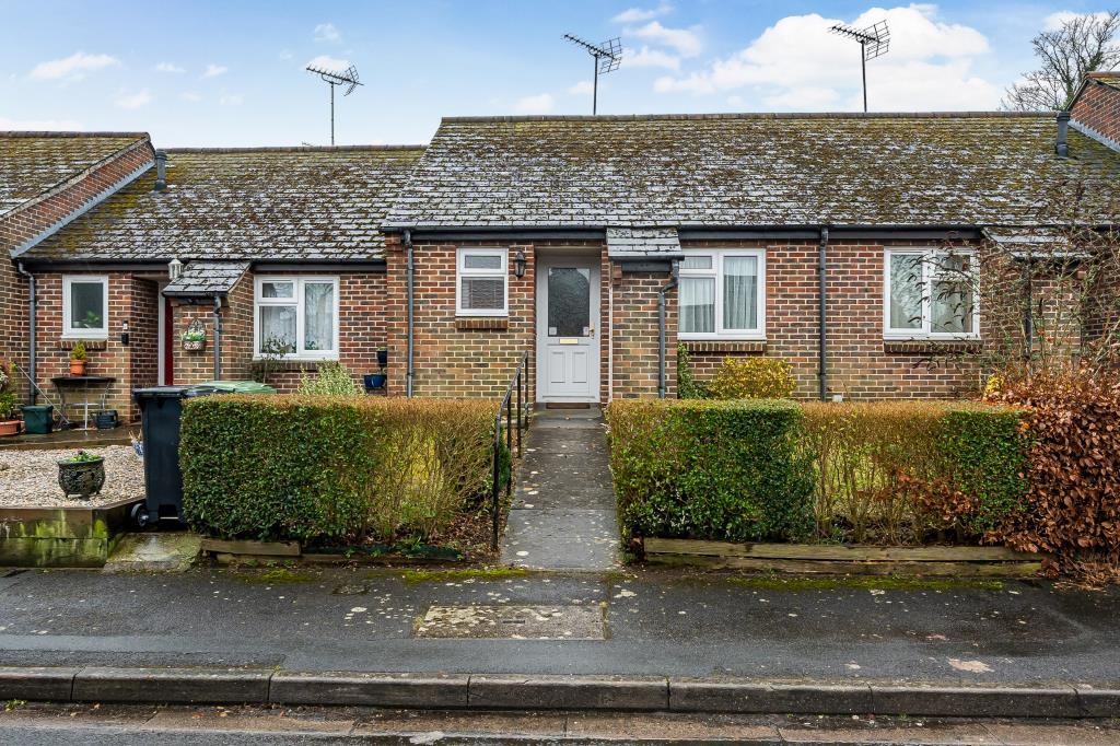 Henley on Thames, Oxfordshire, RG9 1 bed bungalow for sale - £300,000