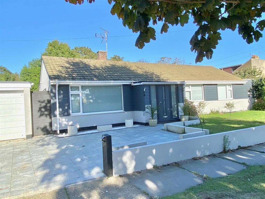 Walmer Road, Pakefield, Lowestoft... 3 bed detached bungalow - £375,000