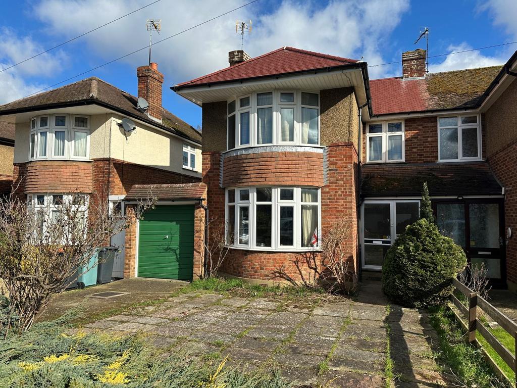 Kingscroft Avenue, Dunstable LU5 3 bed semi-detached house for sale - £ ...