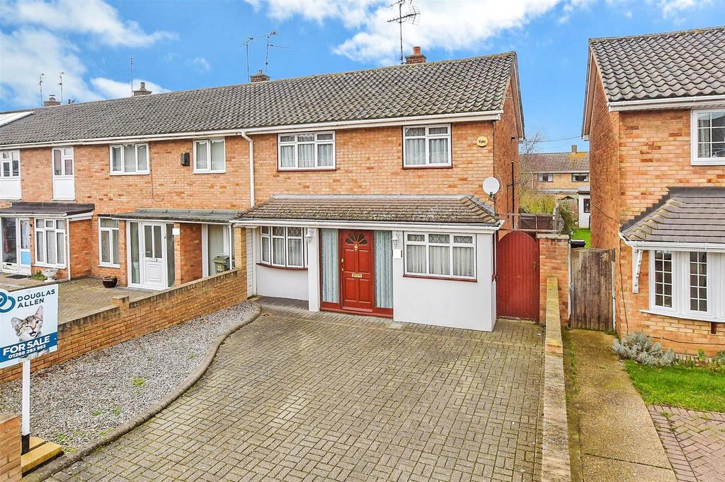Whitmore Way, Basildon, Essex 3 bed end of terrace house - £325,000