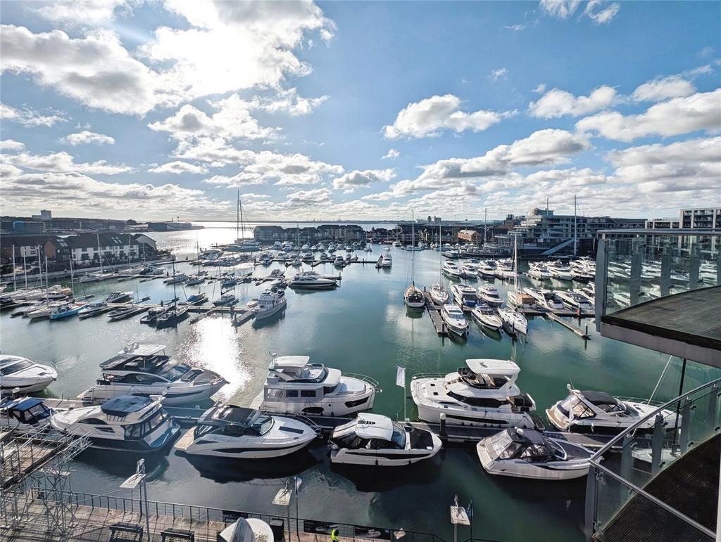 Channel Way, Ocean Village, Southampton 2 bed apartment - £425,000