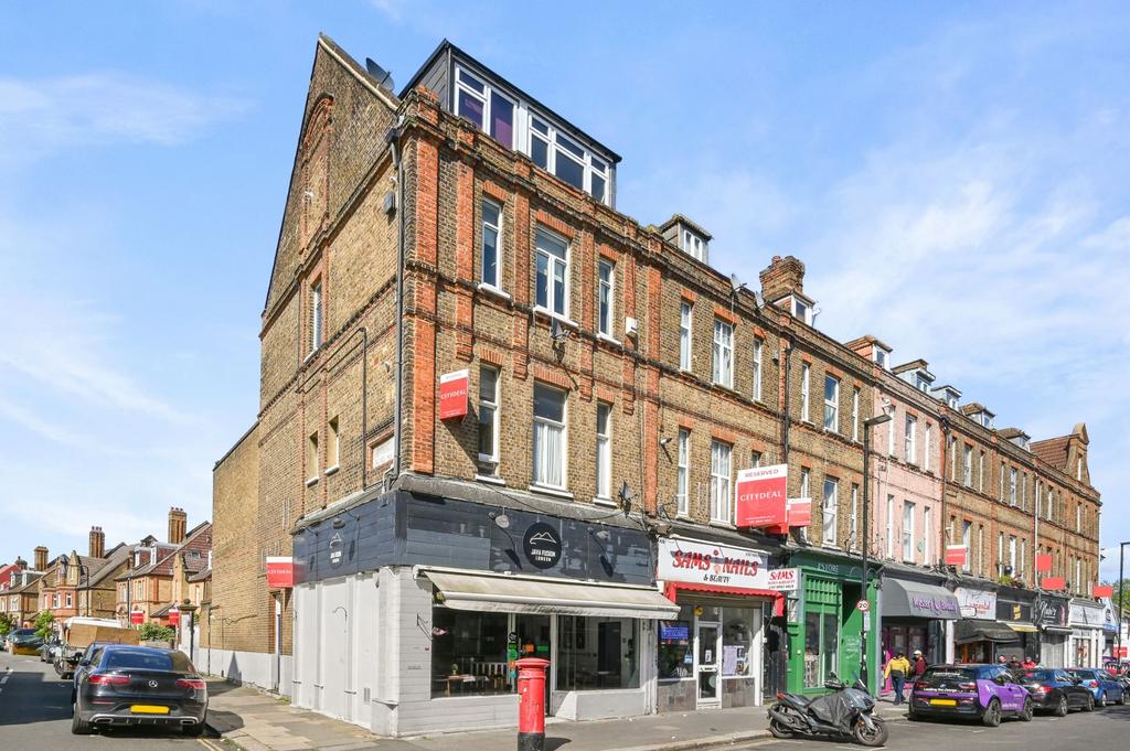 Churchfield Road, London W3 6DH 1 bed flat - £1,600 pcm (£369 pw)