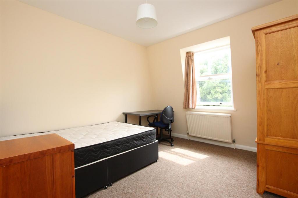 8 Norfolk Buildings, Bath BA1 2 bed flat - £1,600 pcm (£369 pw)