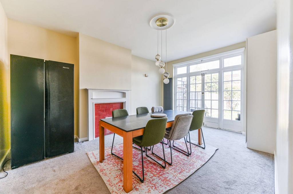 Craignish Avenue, Norbury, London, SW16 3 bed terraced house - £2,750 ...