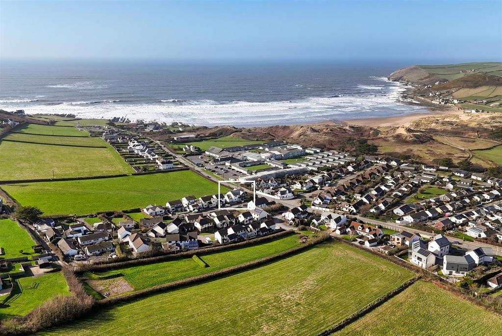 Seascape, 10 Langs Field, Croyde 5 bed detached house for sale - £1,100,000