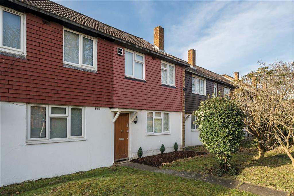 Eltham Road, London SE12 2 bed terraced house - £2,200 pcm (£508 pw)