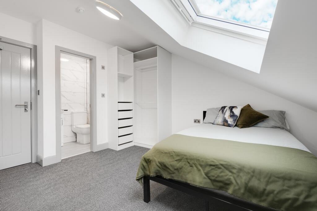 Liscard Road, Liverpool L15 6 bed house - £3,768 pcm (£870 pw)