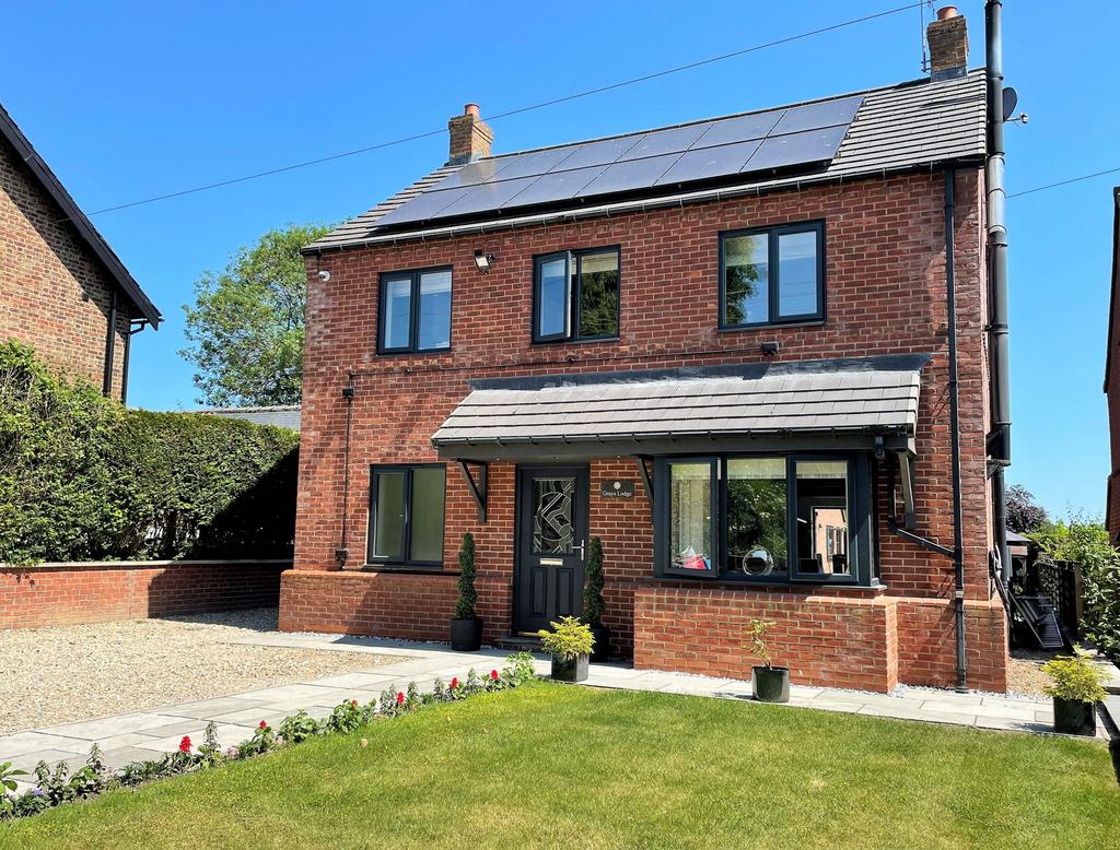 Foxholes, Driffield YO25 4 bed detached house - £450,000