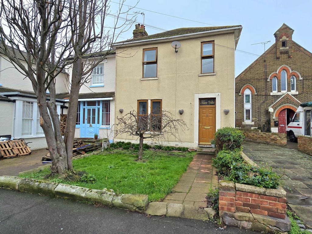 High Street, Queenborough ME11 4 bed semi-detached house for sale - £ ...