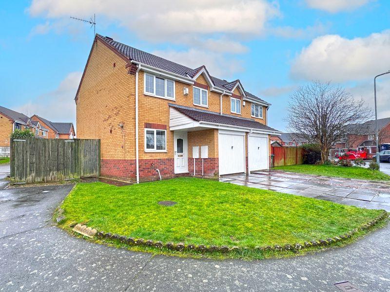 Keyte Close, TIPTON, DY4 8TX 3 bed semi-detached house - £250,000