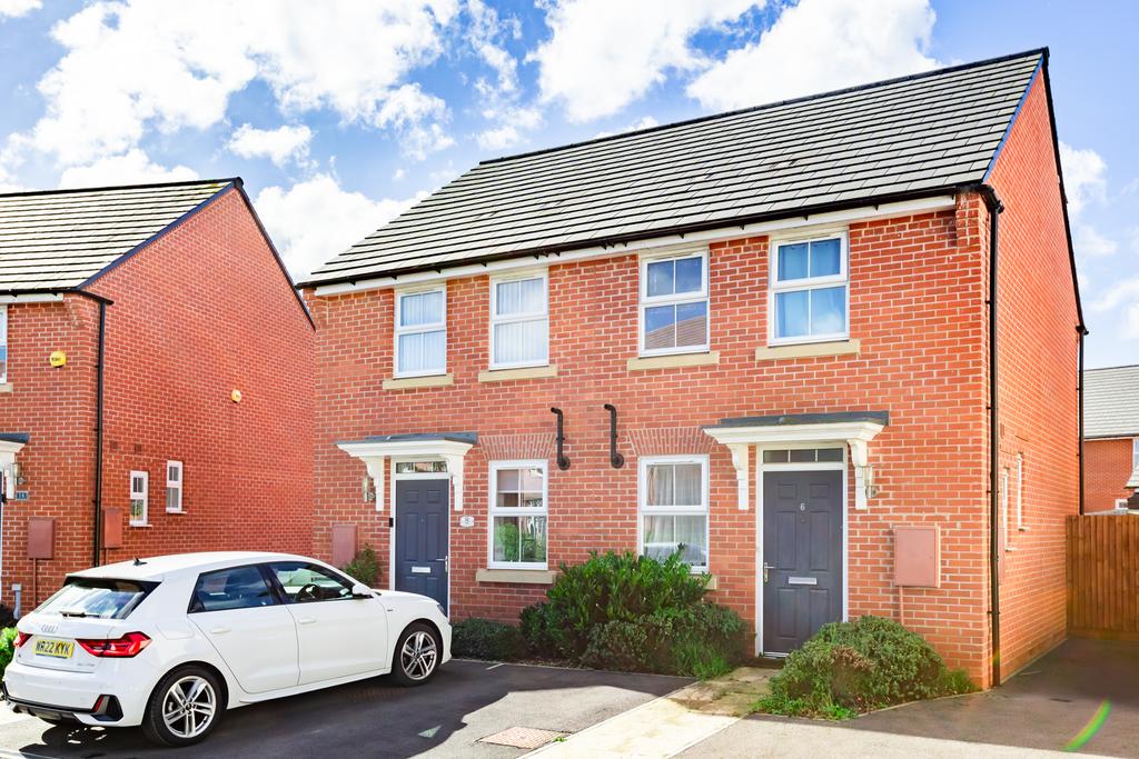 Brambling Way, Hunts Grove... 2 bed semi-detached house for sale - £240,000