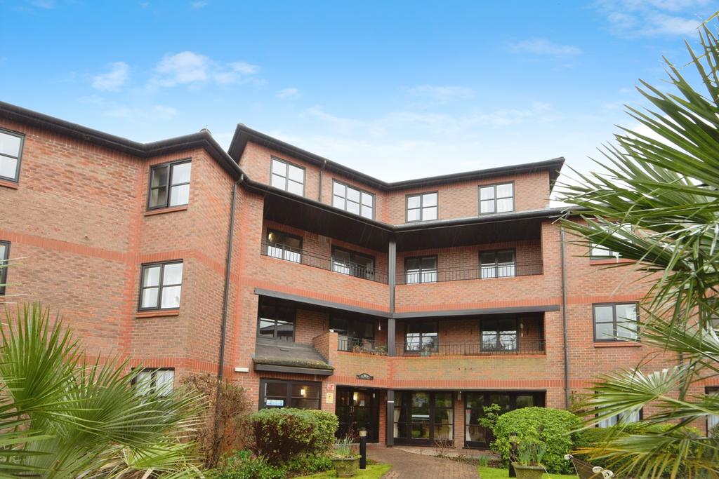 Brandreth Court, Harrow HA1 1 bed apartment for sale - £125,000