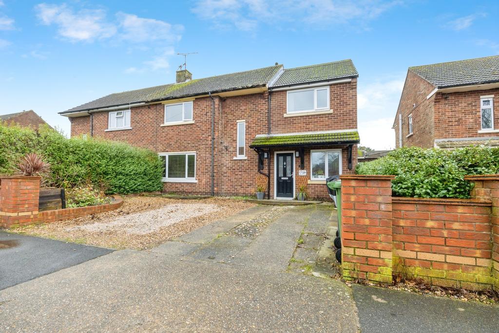 Hemswell Avenue, Lincolnshire LN6 3 bed semi-detached house for sale ...