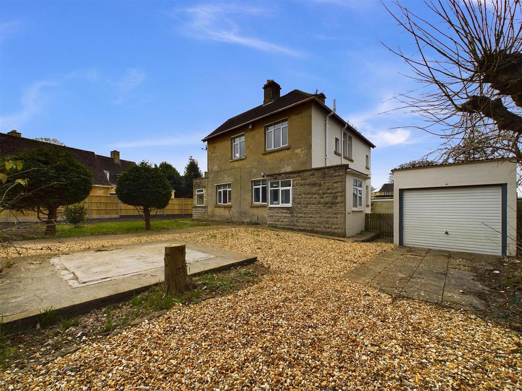 Ralph Allen Drive, Bath 3 bed detached house - £2,500 pcm (£577 pw)