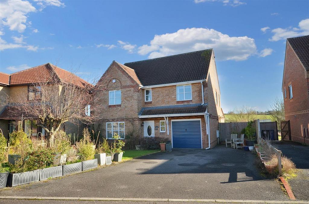 Cherryfields, Gillingham 4 bed detached house - £425,000