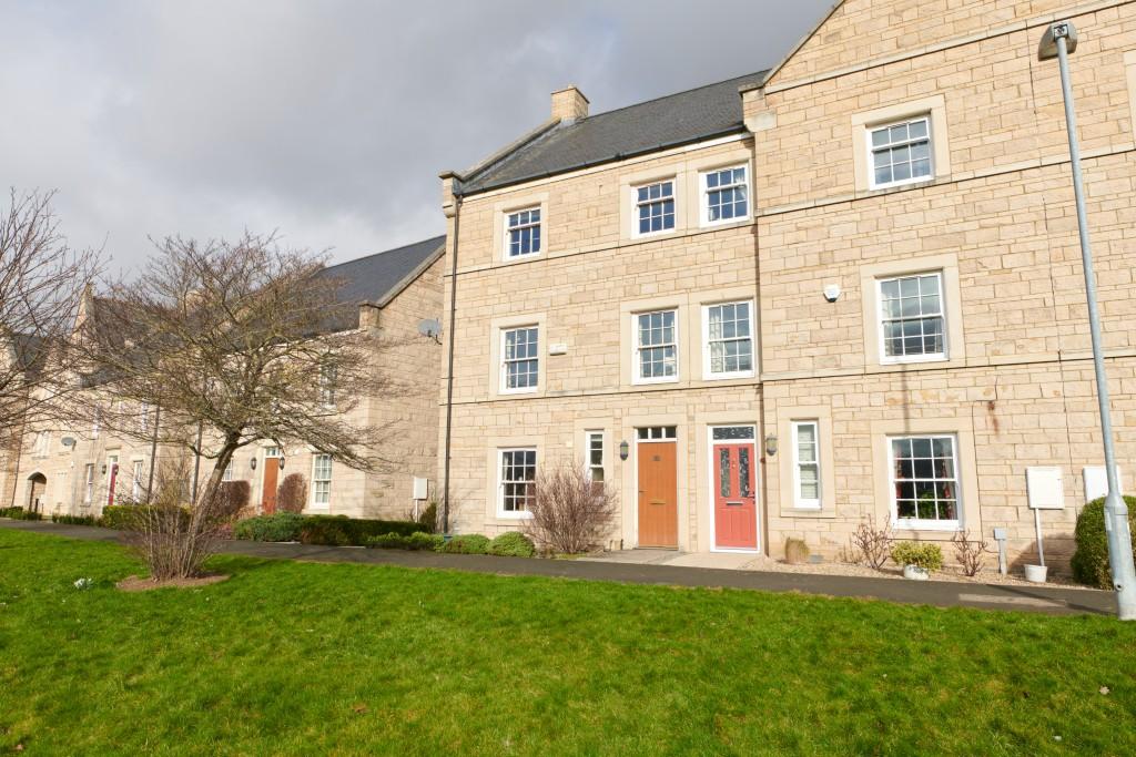 Hallgarth Close, Corbridge NE45 5 bed townhouse - £495,000