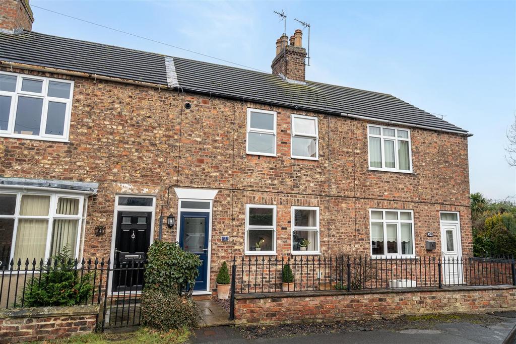 Chapel Lane, Riccall, York 2 bed terraced house to rent - £995 pcm (£ ...