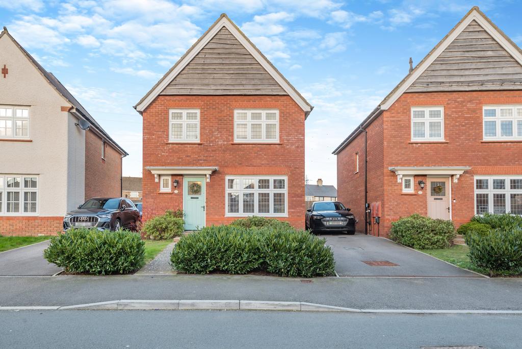 Great Spring Road, Sudbrook, Caldicot 3 bed detached house - £350,000