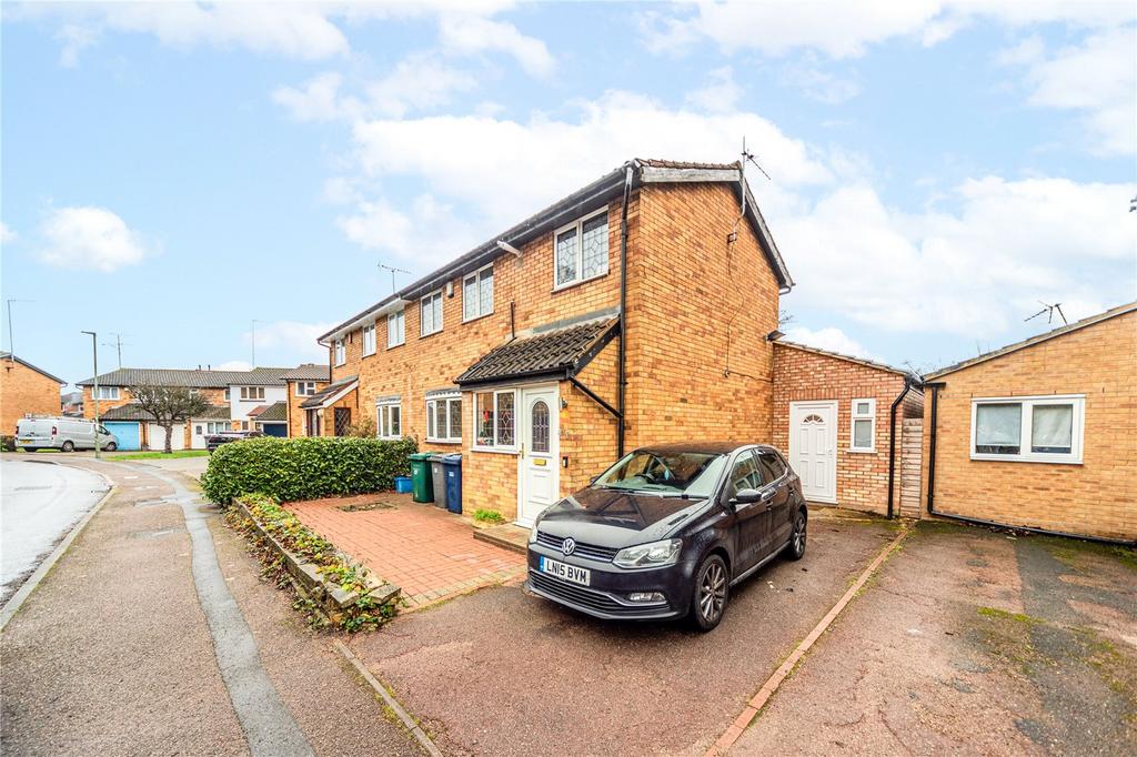 Marshalls Close, London, N11 4 bed end of terrace house for sale - £635,000