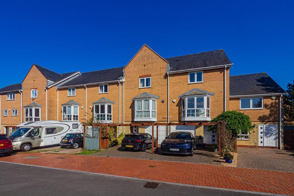 Pierhead View, Penarth 4 bed townhouse to rent - £1,500 pcm (£346 pw)