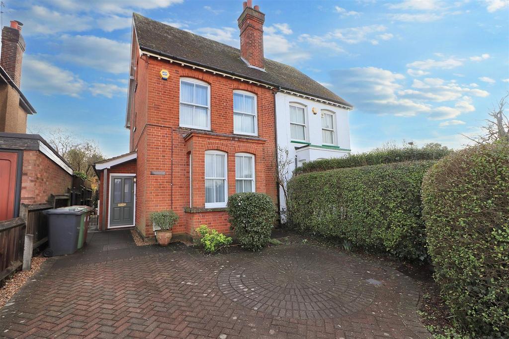Elstree Hill South, Elstree, Borehamwood 3 bed semi-detached house - £ ...