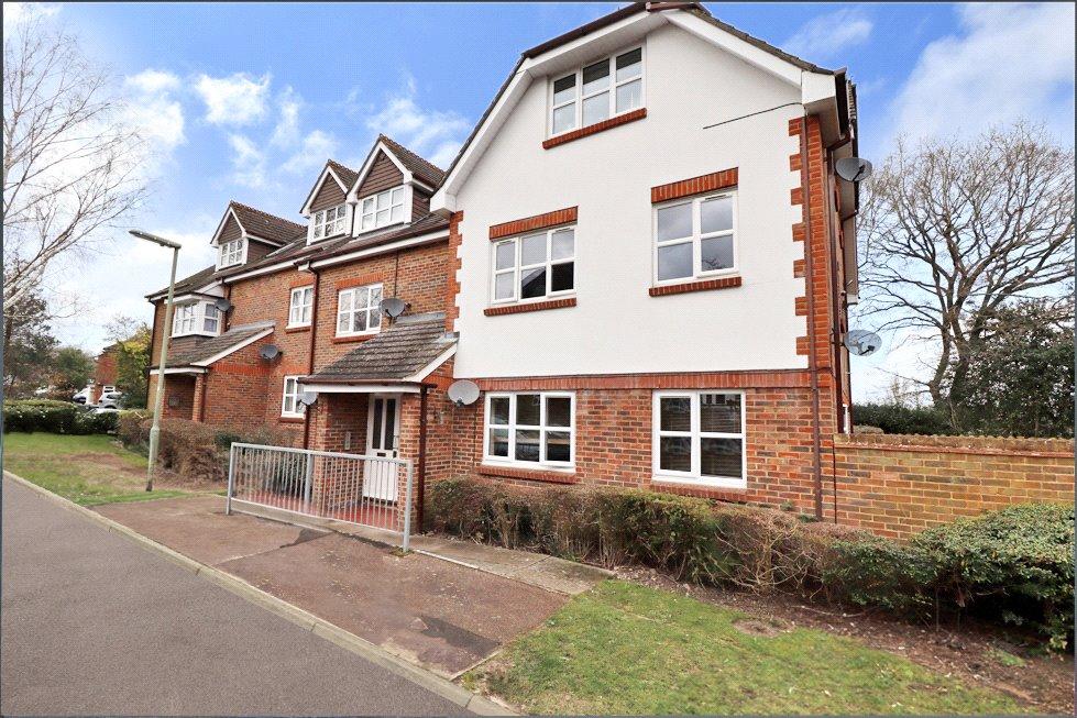 Capstans Wharf, Surrey GU21 2 bed flat for sale - £245,000