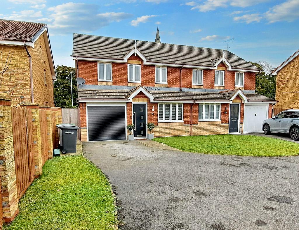 Kensington Drive, Congleton CW12 3 bed semi-detached house - £280,000