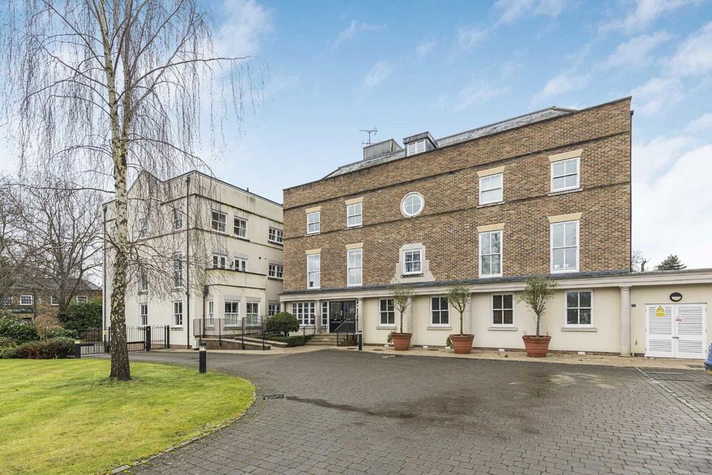 Ham Common, Richmond TW10 1 bed flat - £2,500 pcm (£577 pw)