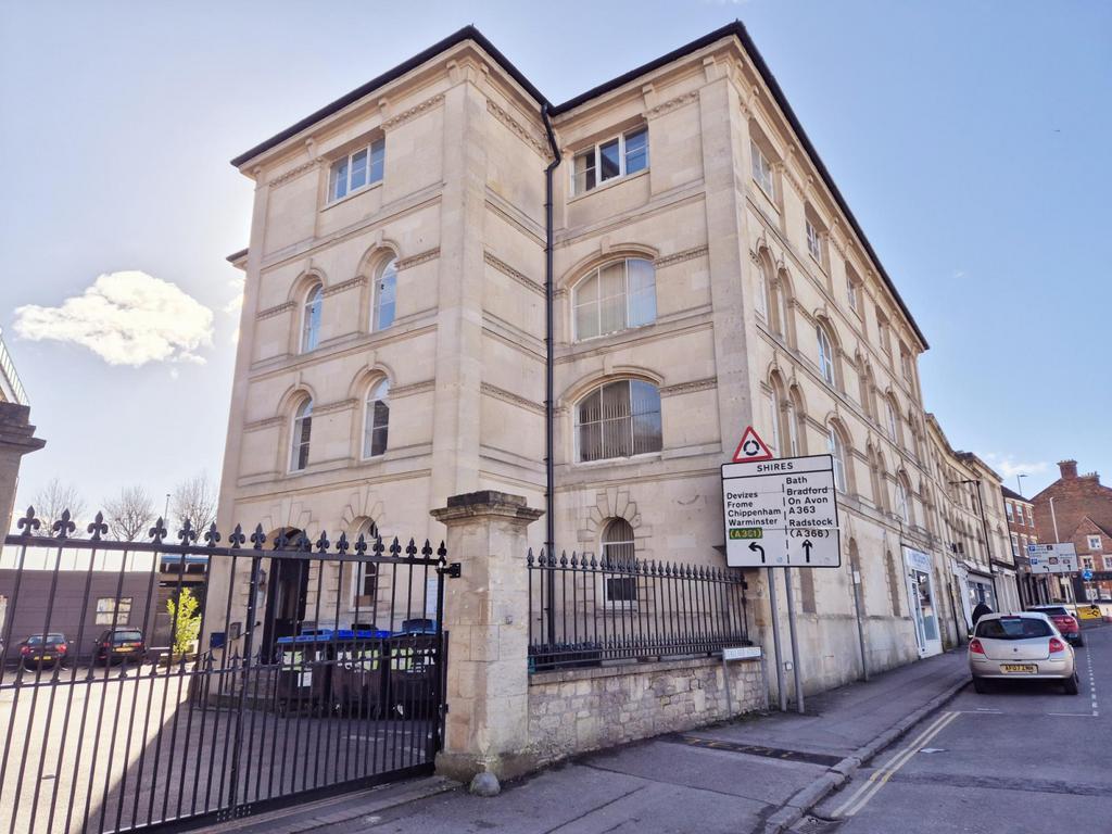 55-56 Stallard Street, BA14 Property to rent - £575 pcm (£133 pw)
